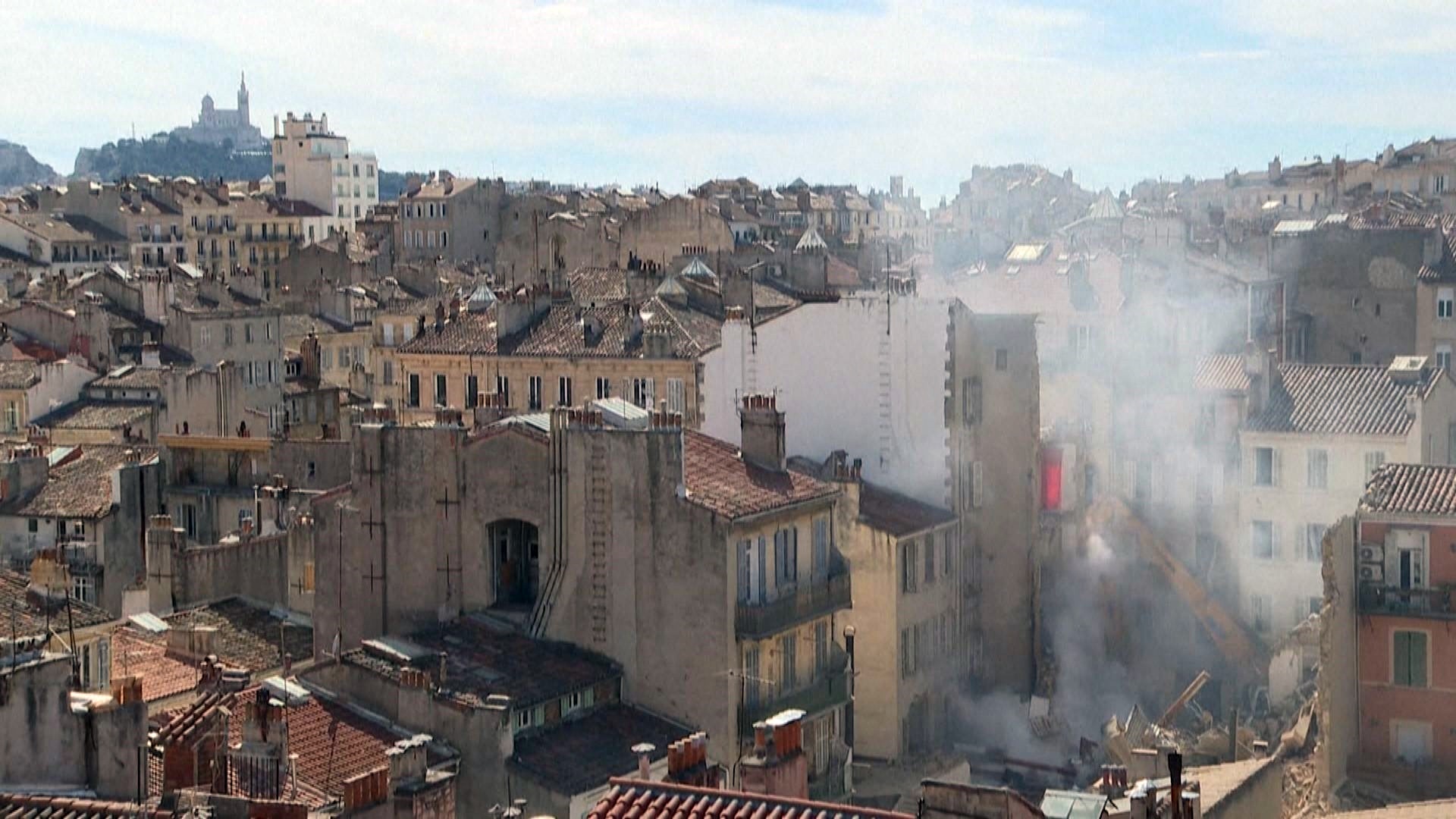 Gedung di Marseille meledak dan runtuh dalam insiden beruntun di ...