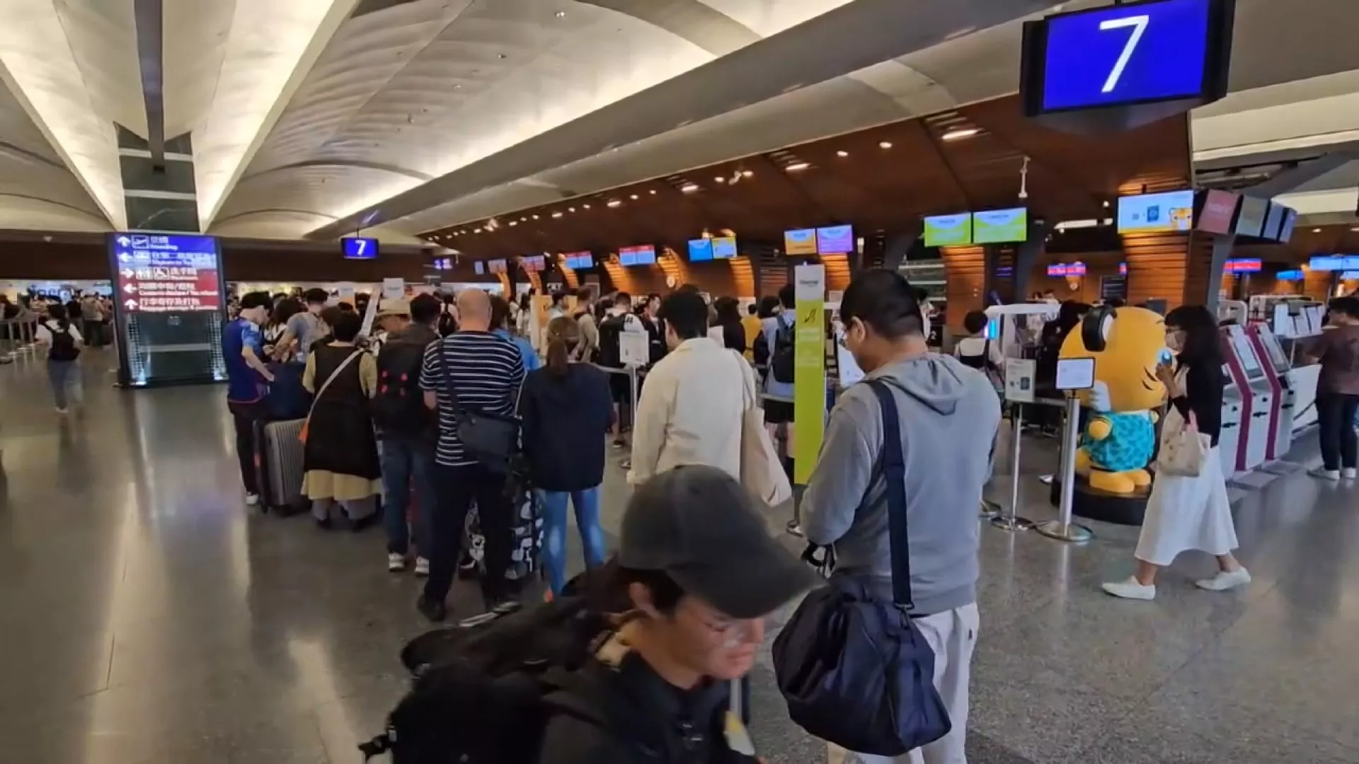 สนามบินเถาหยวนยกเลิก 132 เที่ยวบิน ｜ 公視新聞網 PNN