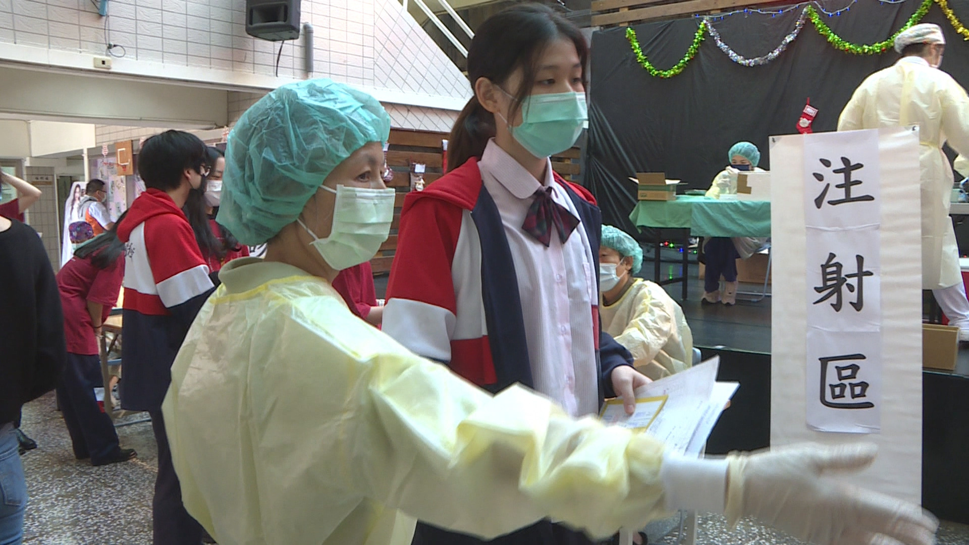 校園開打第2劑BNT 北市男生居多4校做心電圖檢查 ｜ 公視新聞網 PNN