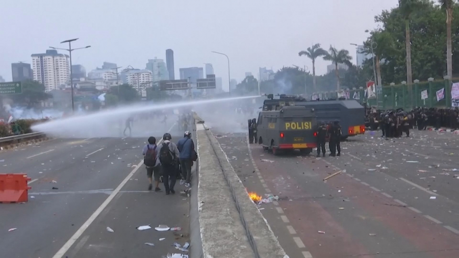 Pelajar gelar aksi demo penolakan RUU KUHP dan KPK ｜ 公視新聞網 PNN