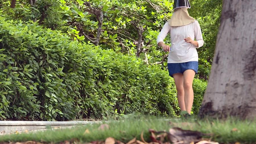 Woman Faints While Exercising in Afternoon|女選午後運動 疑因太曬體力不支昏倒 ｜ 公視新聞網 PNN
